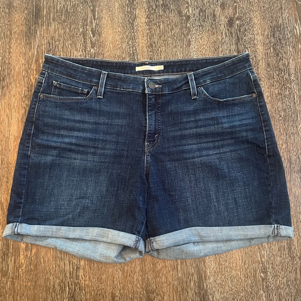 Levi’s Women’s Classic Cuffed Denim Shorts Size 20w - Gem